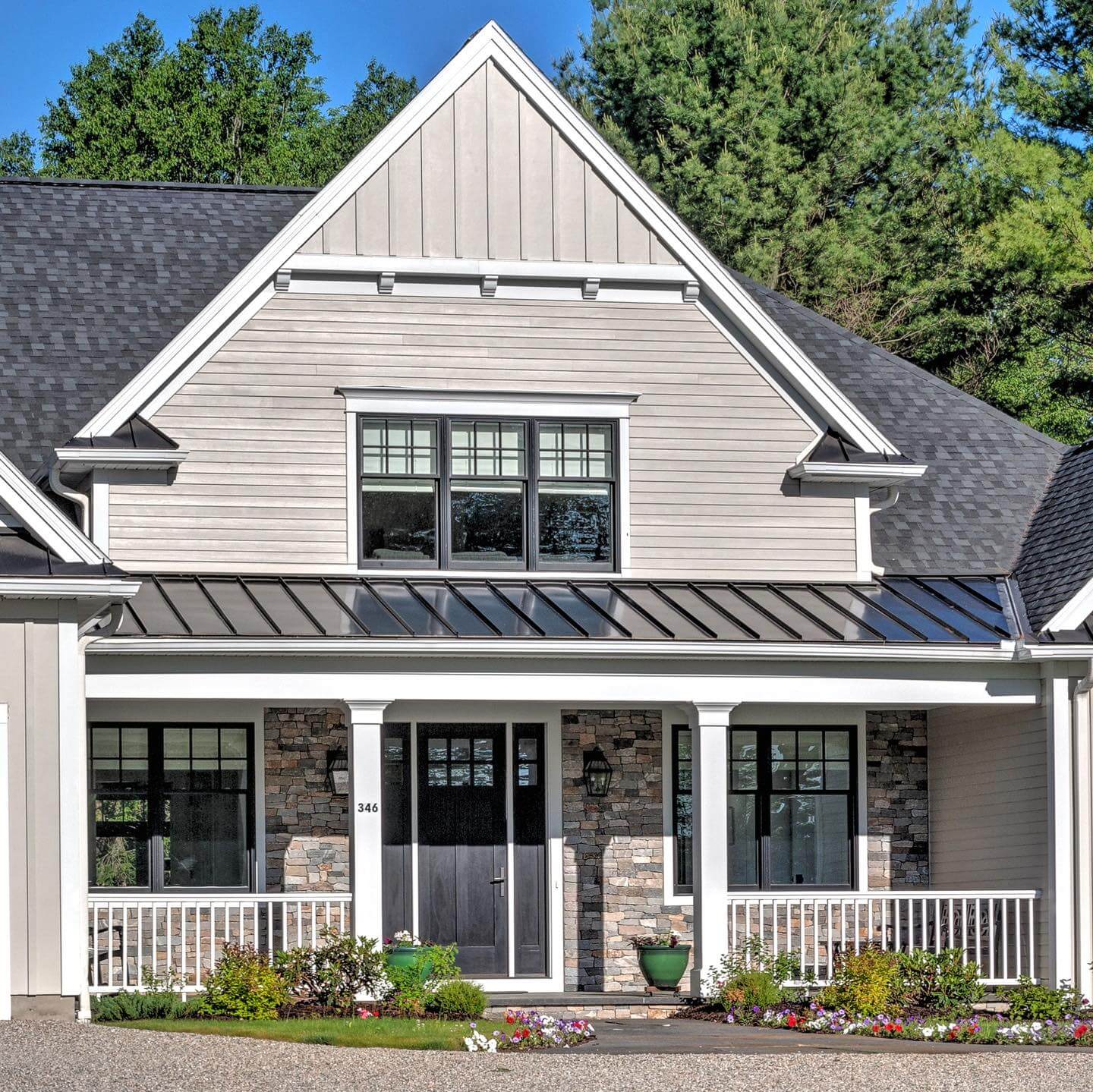 Modern Farmhouse Exteriors That Perfectly Blend Rustic Charm with ...