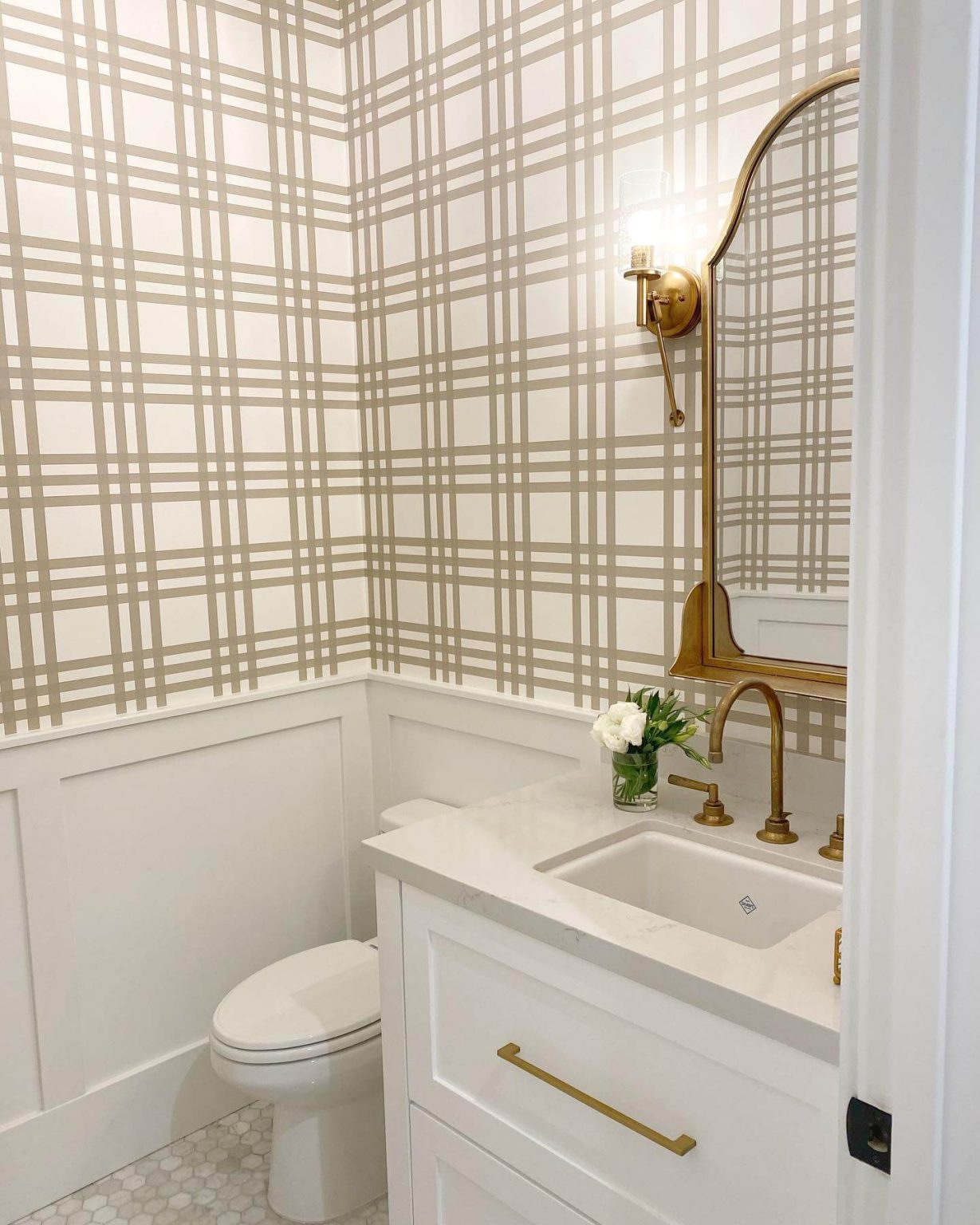 Small Powder Bathroom Ideas That Maximize Style in Minimal Space