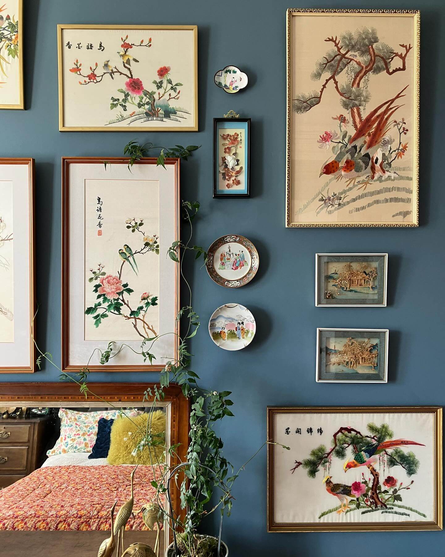 Vintage Gallery Wall Ideas That Add Instant Charm to Your Space ...