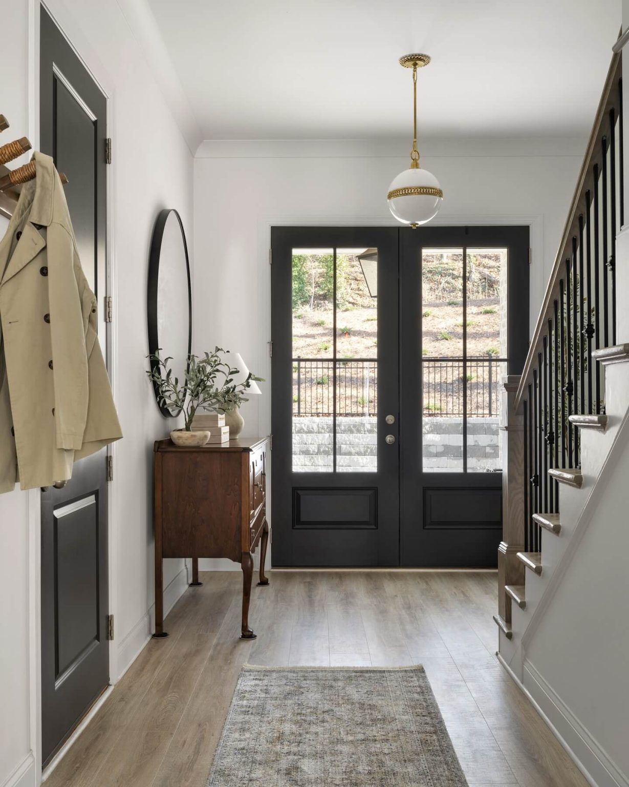 How to Maximize Your Space with Modern Entryway Ideas