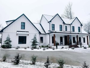 Stunning White Farmhouse Exteriors That Redefine Rustic Charm