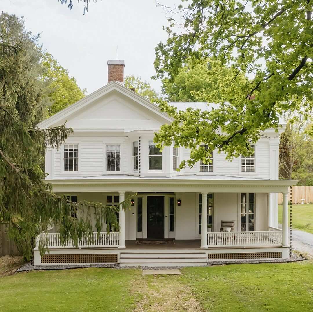 27 Stunning White Farmhouse Exteriors That Redefine Rustic Charm ...