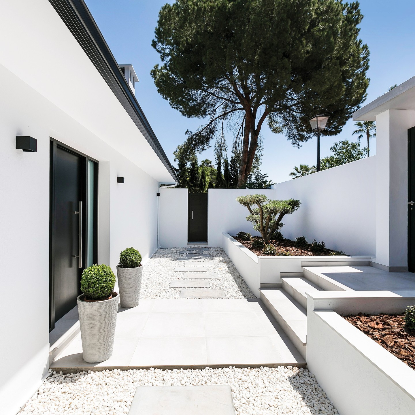 28 Stunning Home Entrance Ideas That Make a Lasting First Impression ...