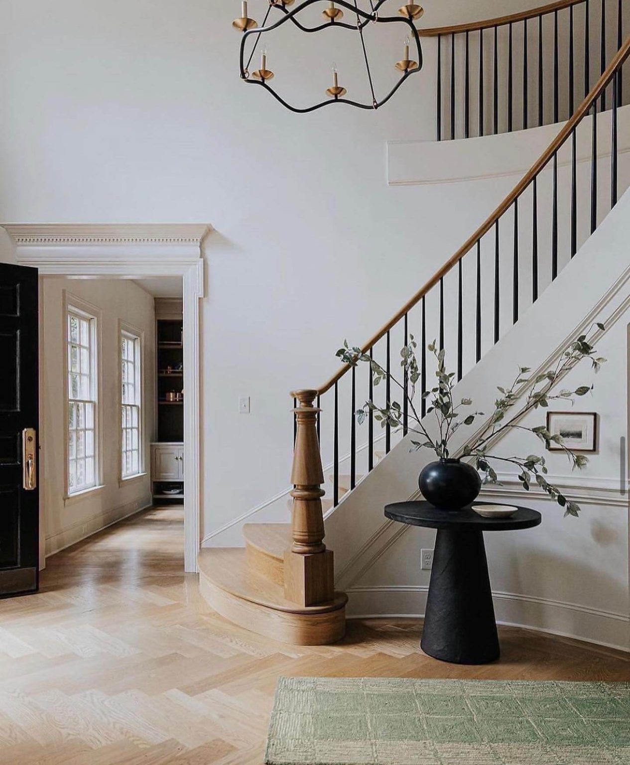 Stunning Round Entry Tables That Instantly Elevate Your Foyer