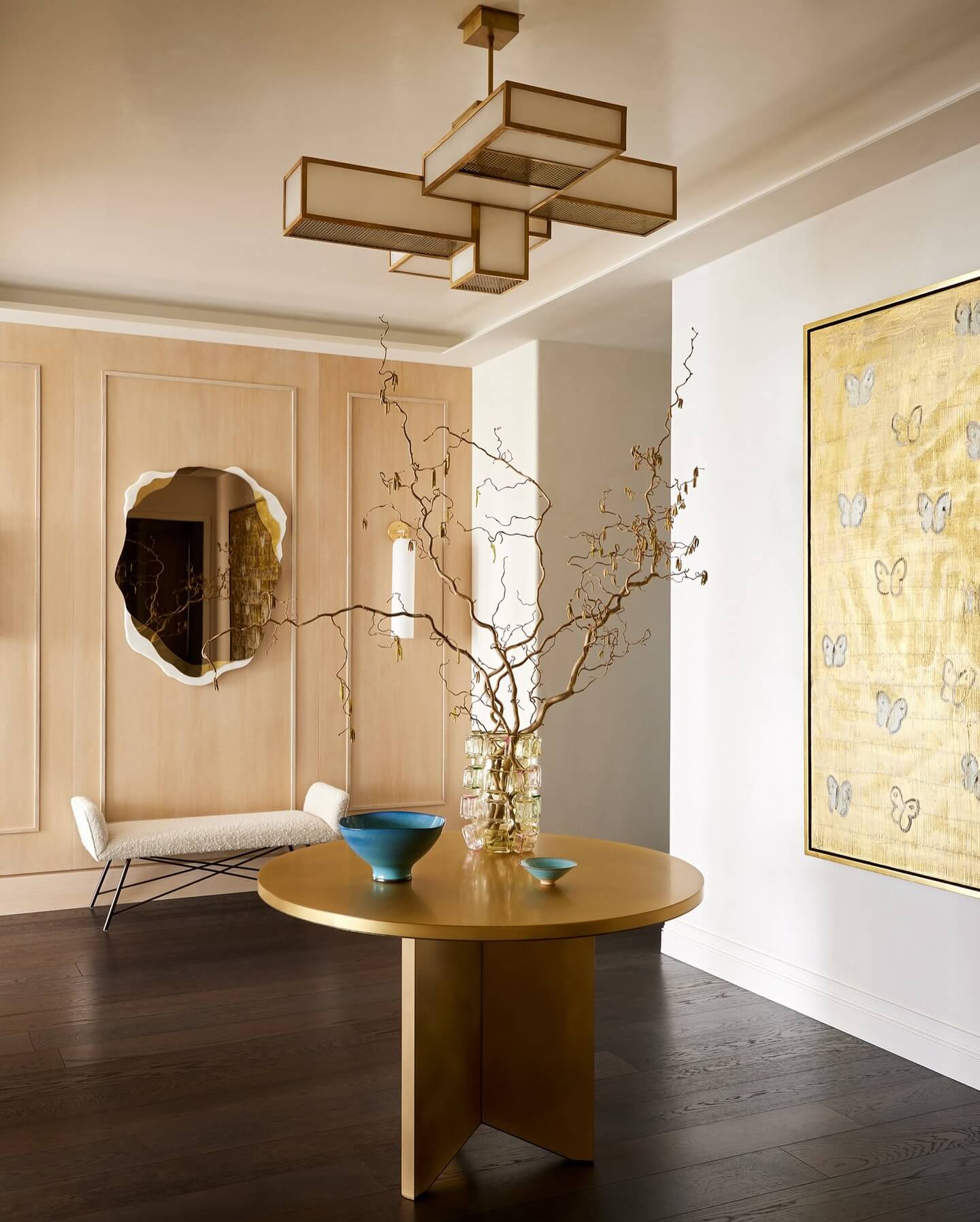 Stunning Entryway Round Table Ideas to Elevate Your Home’s First Impression