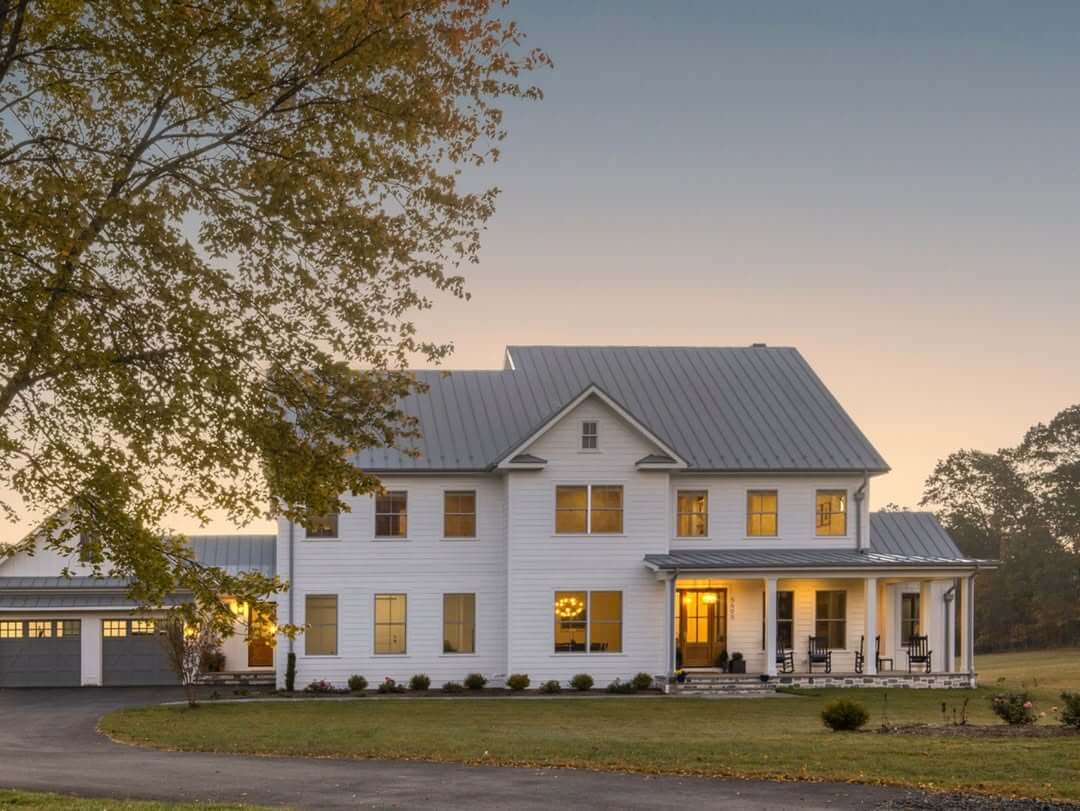 Stunning White Farmhouse Exteriors That Redefine Rustic Charm