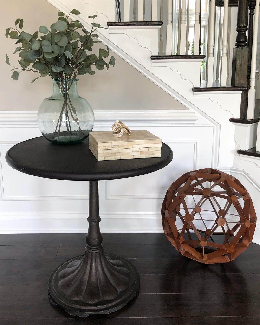 Stunning Entryway Round Table Ideas to Elevate Your Home’s First Impression
