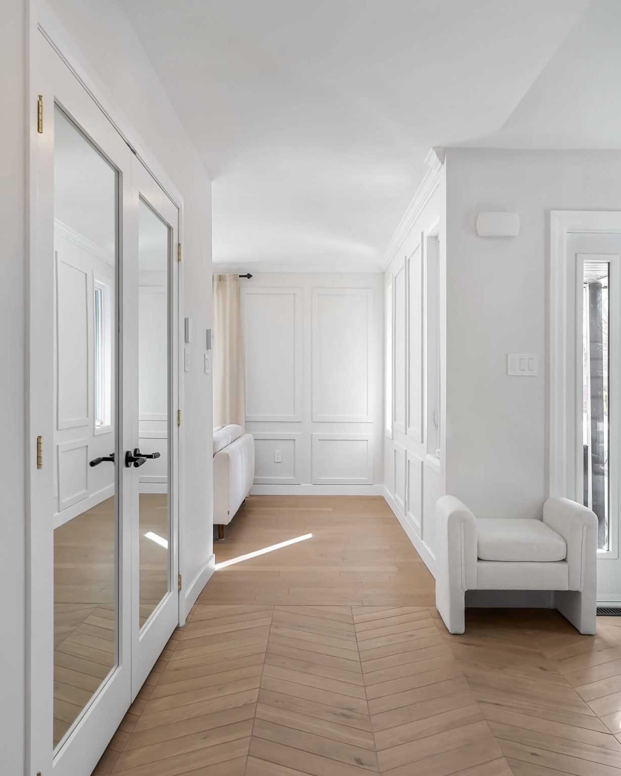 Stunning Entryway Wall Ideas to Make a Lasting First Impression