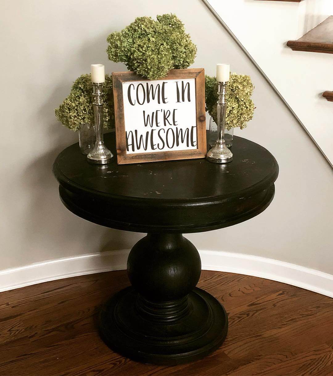 Stunning Entryway Round Table Ideas to Elevate Your Home’s First Impression