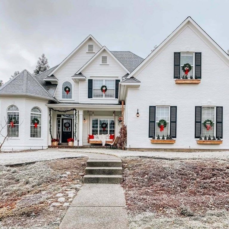 27 Stunning White Farmhouse Exteriors That Redefine Rustic Charm ...