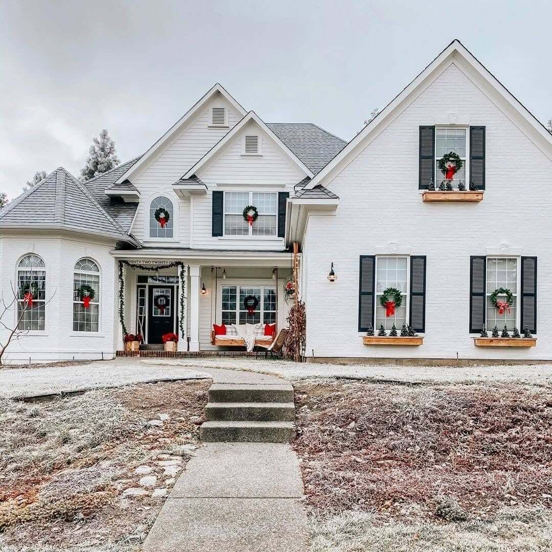 27 Stunning White Farmhouse Exteriors That Redefine Rustic Charm ...