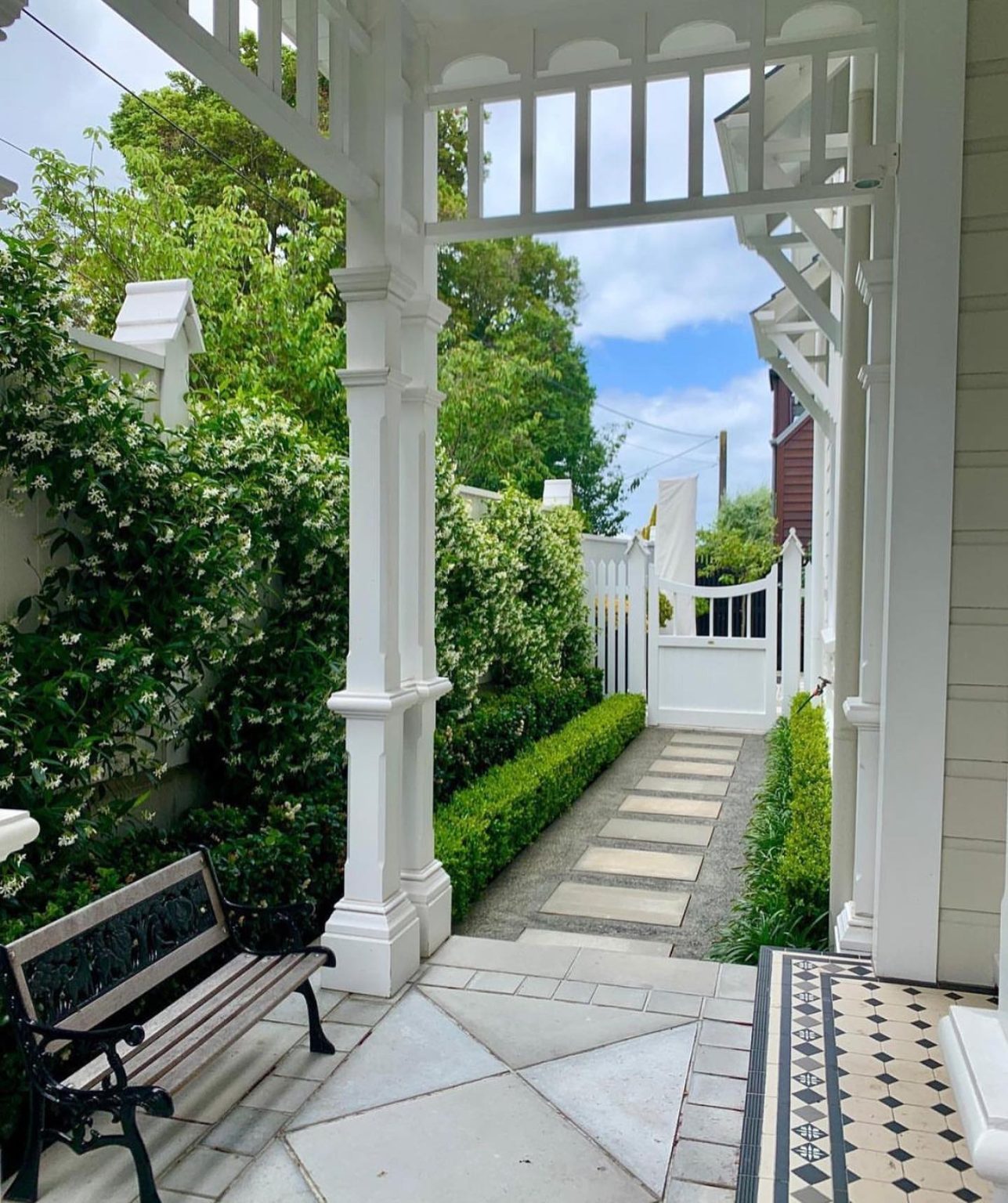 28 Stunning Home Entrance Ideas That Make a Lasting First Impression ...