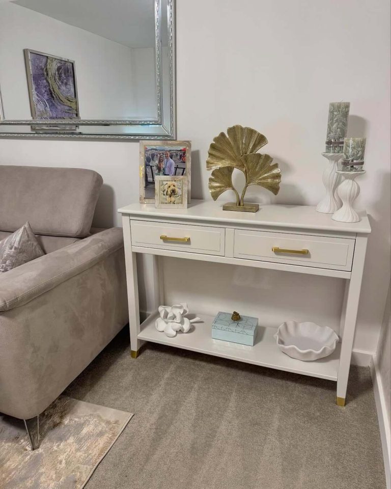 Console Table Decor Ideas That Instantly Elevate Any Space
