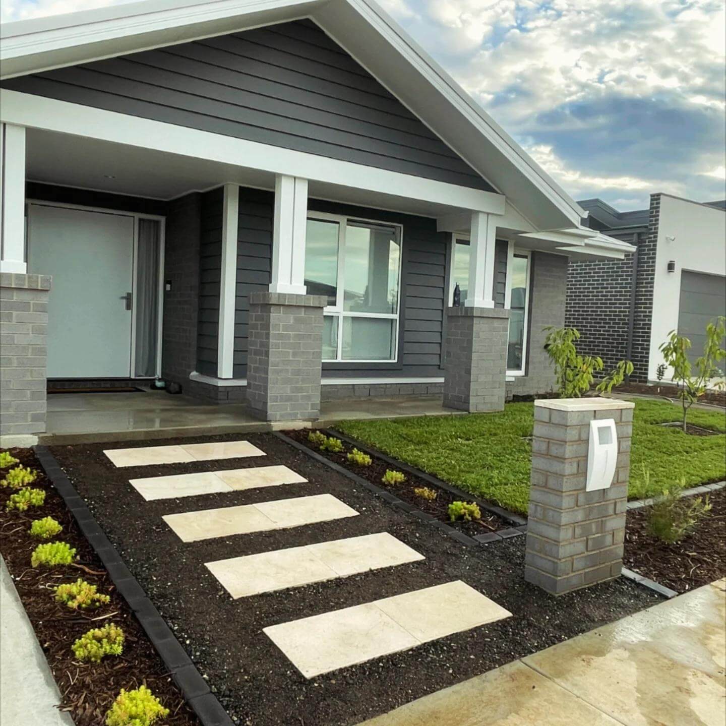 Creative Stepping Stone Ideas to Transform Your Garden Path