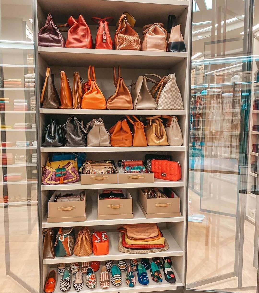 Genius Purse Storage Hacks You’ll Wish You Knew Sooner