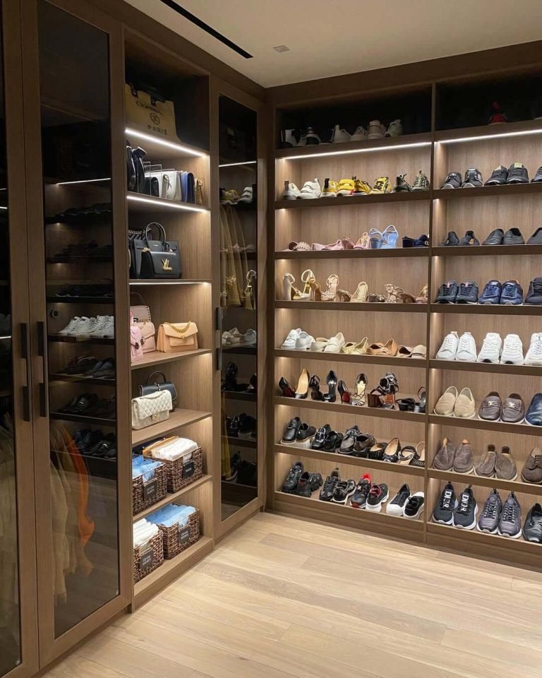 Genius Purse Storage Hacks You’ll Wish You Knew Sooner