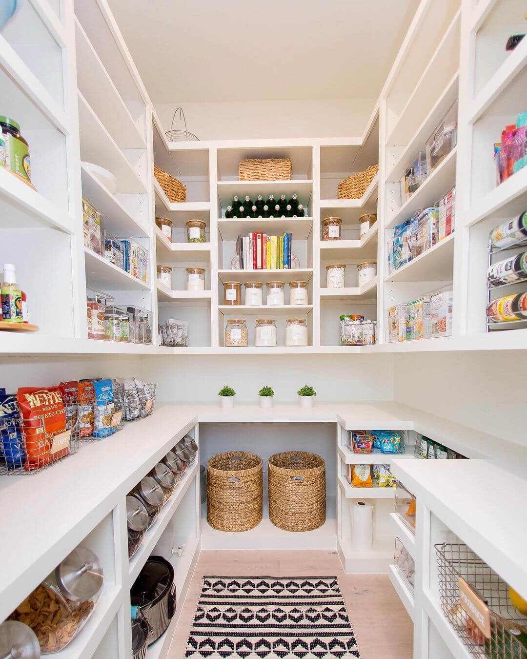 The Best Bloxburg Pantry Ideas for Any Home Design
