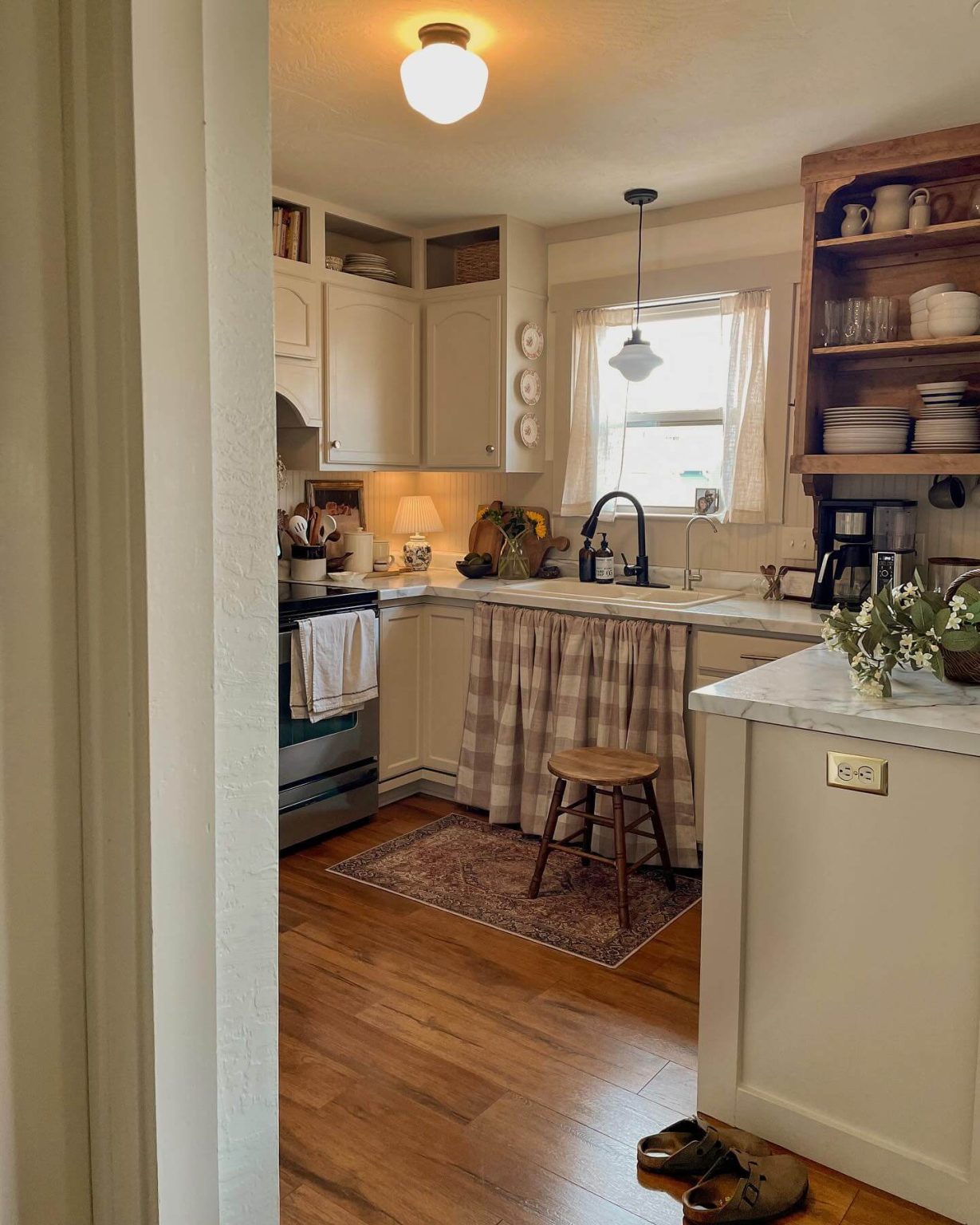 Small Cottage Kitchen Ideas for Cozy, Stylish Spaces