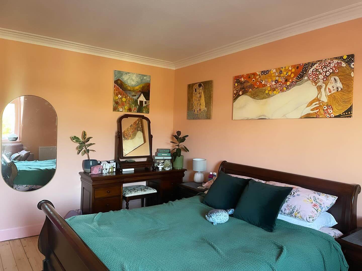 Peach Bedroom Ideas That Add Warmth and Elegance